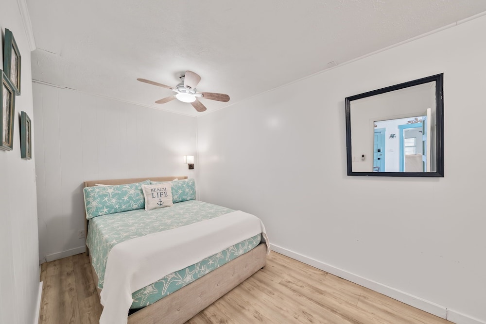 Key Lime Cottage - 1930's 2 Bed 2 Bath Beach Cottage - Steps From The ...