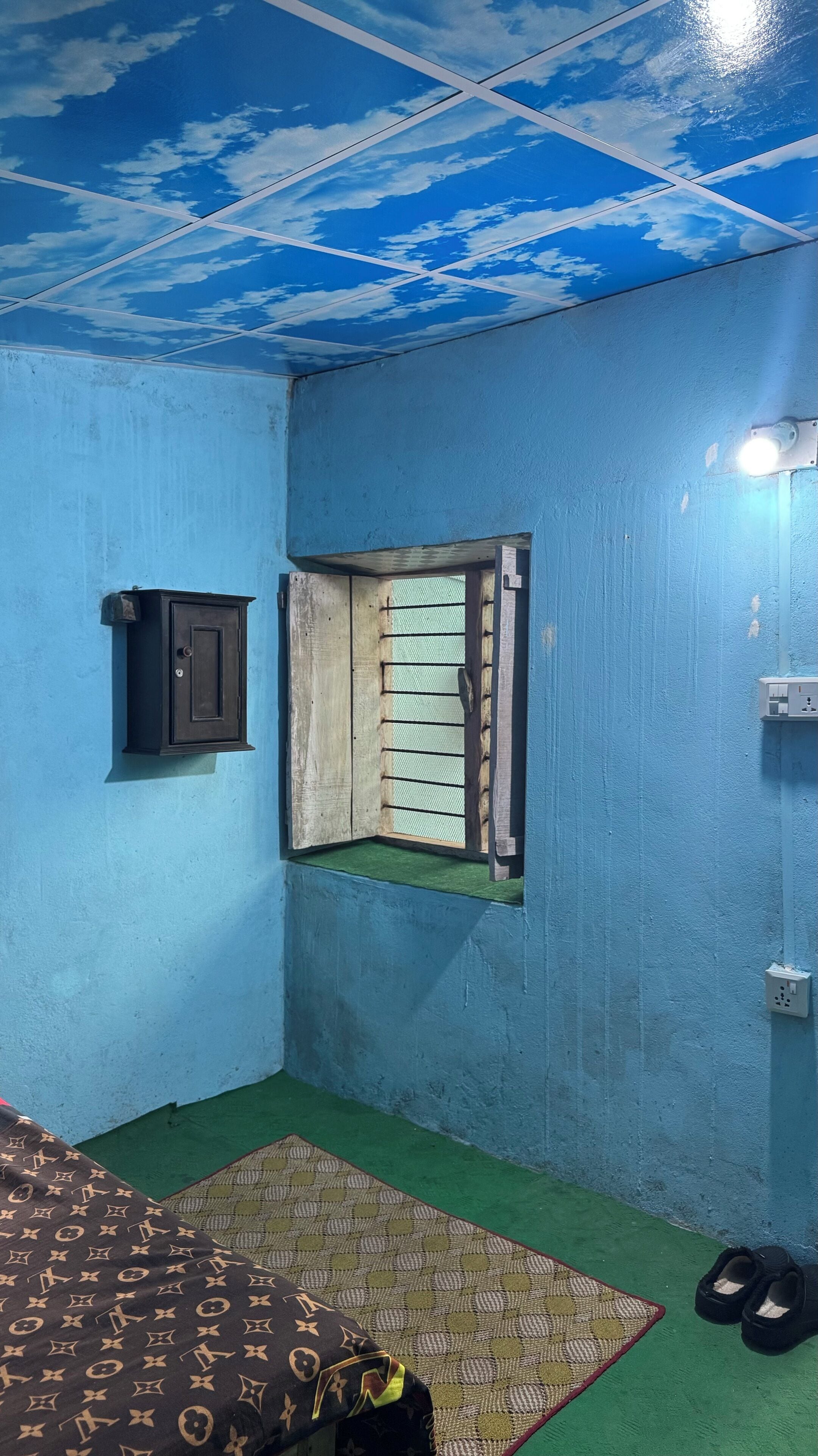 Quarto Clássico com Cama de Casal, vista para a colina | Secretária, secretária adequada para computadores portáteis 