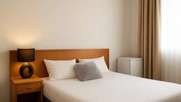 Quarto casal ou duplo clássico, vista para a cidade | Escrivaninha, espaço de trabalho para notebook, Wi-Fi de cortesia