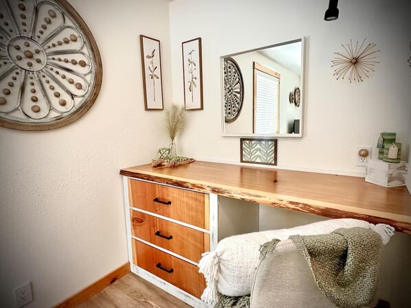 Towhee 1 Reviews, Deals & Photos 2026 - Expedia