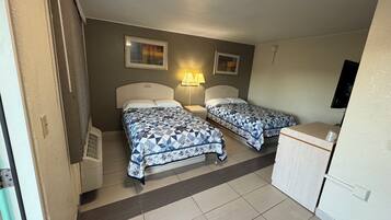 Secretária, secretária adequada para computadores portáteis