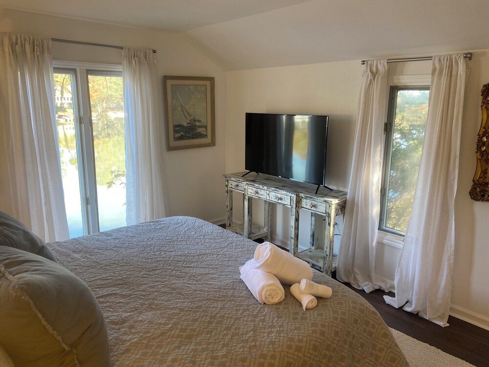 Charming 2-bedroom cottage on Waters Edge on Lake Wylie! - Lake Wylie ...