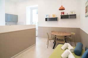 Suíte estúdio conforto, vista para a cidade | Cofres nos quartos, quartos à prova de som, Wi-Fi de cortesia