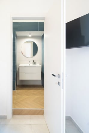 Cofres nos quartos, quartos à prova de som, Wi-Fi de cortesia