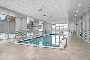 Piscina interior, piscina exterior 