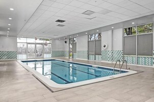Piscina interior, piscina exterior 