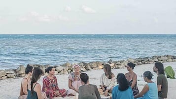 Uma praia privada, snorkel, caiaque