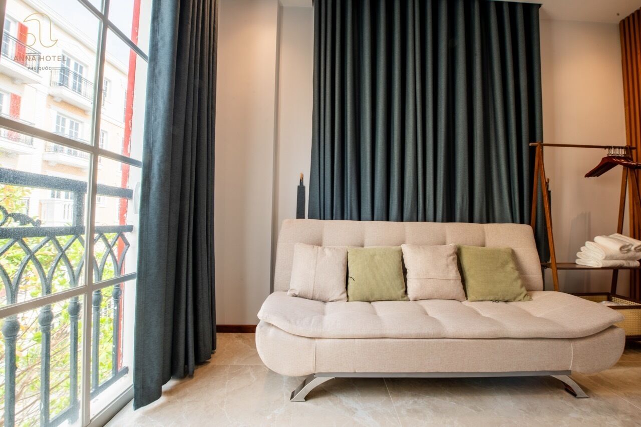 Quarto triplo luxo, sacada, vista para a cidade | Vista do quarto