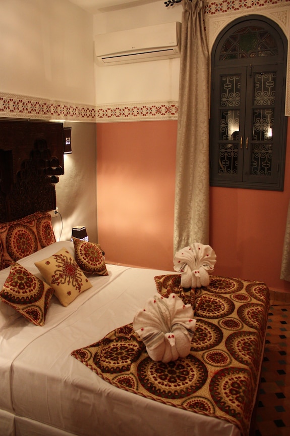 Maison D'hotes In The Medina Of Meknes 2mn From The Big Gate Bab Mansour - Mequinez