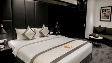 Quarto, banheira, Vista para a cidade (VIP) | Secretária, Wi-fi grátis