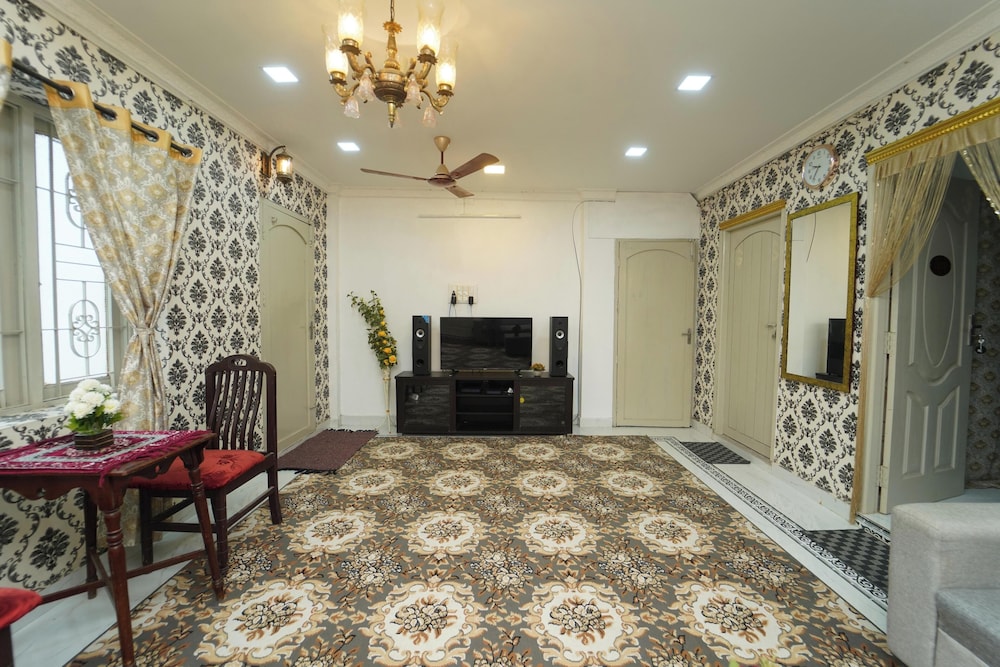 Blue Horizon Apartment 2bhk Nr Marina Beach - Chennai