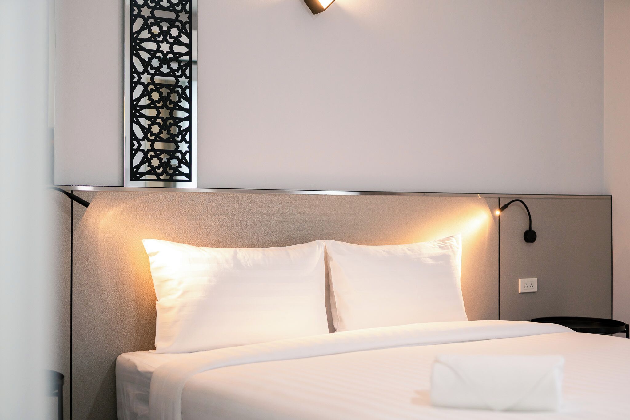 Quarto casal standard | Escrivaninha, espaço de trabalho para notebook, Wi-Fi de cortesia