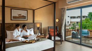 Luxury Cottage with Plunge Pool | Frigobar (abastecido com alguns itens grátis), roupa de cama