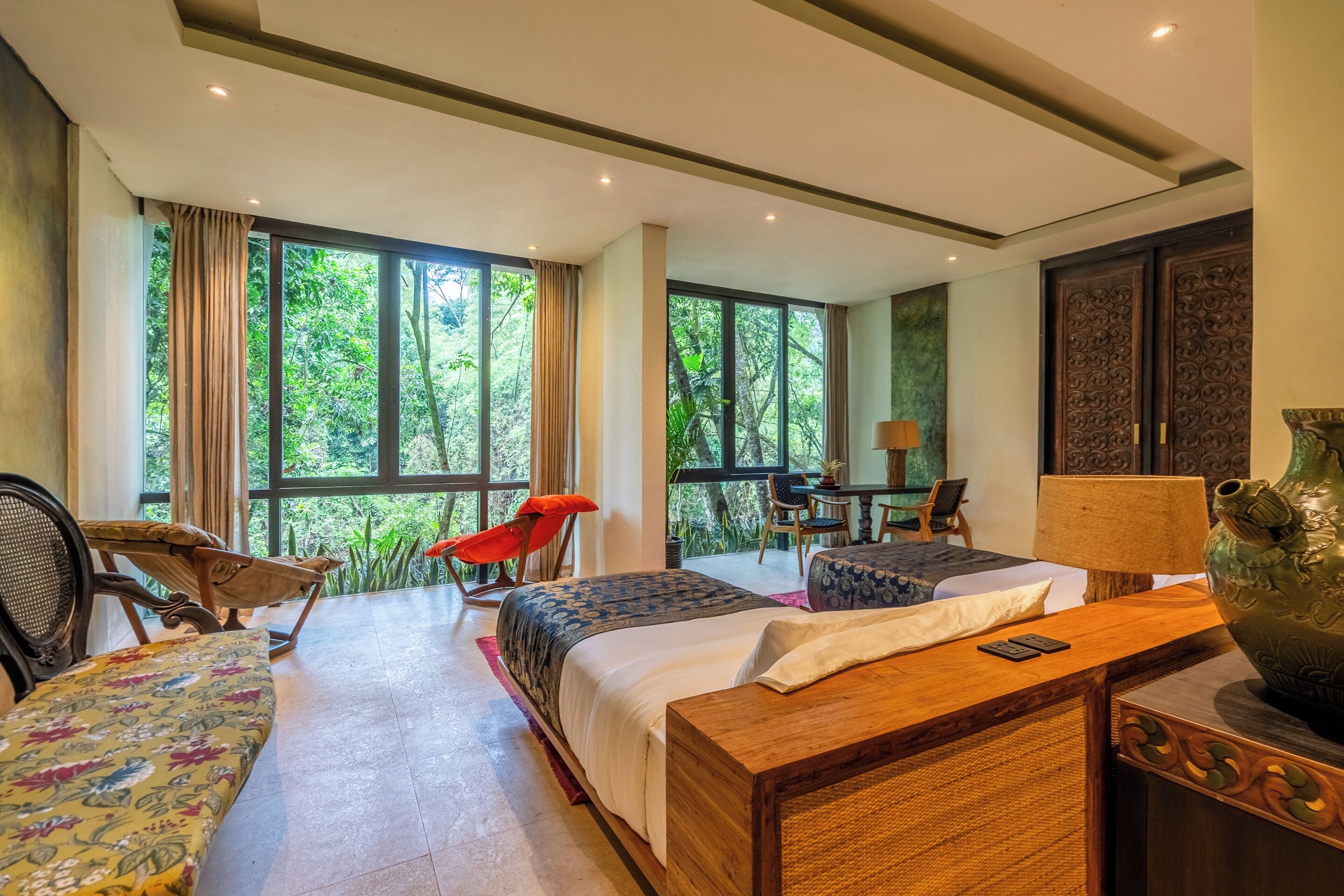 Quarto casal ou duplo luxo, vista para o rio | Cofres nos quartos, Wi-Fi de cortesia