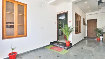 Entrada (vista interior)