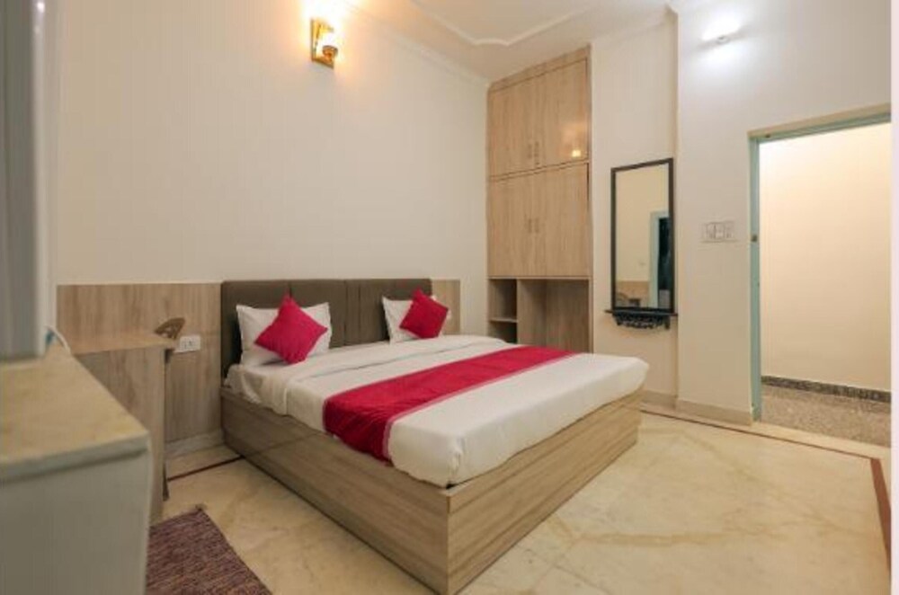 Fabhotel Filter Babu - Agra