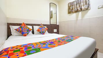 Quarto Deluxe | Lençóis de algodão egípcio, roupa de alta qualidade, cofre no quarto