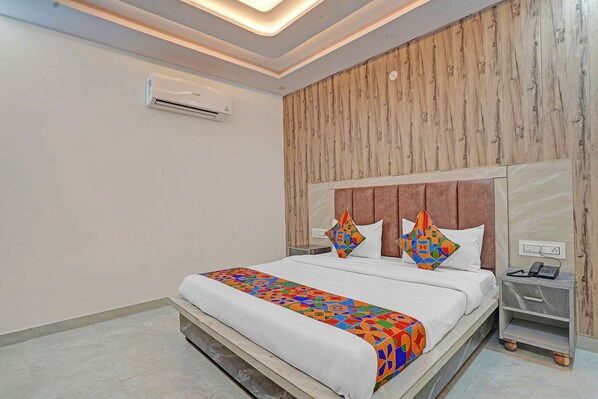 Quarto Deluxe | Lençóis de algodão egípcio, roupa de alta qualidade, cofre no quarto