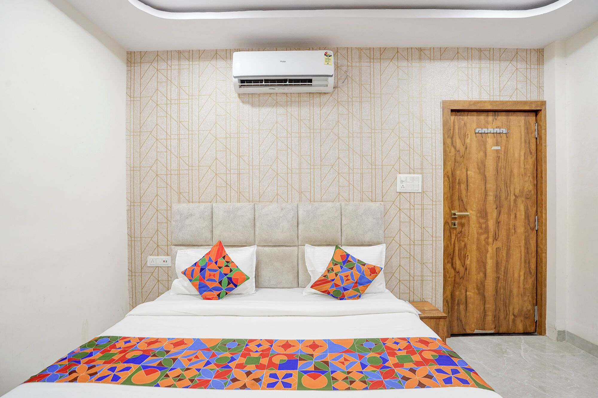 Quarto Deluxe | Lençóis de algodão egípcio, roupa de alta qualidade, cofre no quarto 