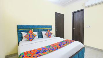 Quarto Deluxe | Lençóis de algodão egípcio, roupa de alta qualidade, cofre no quarto