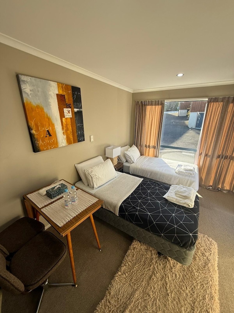 A private mini house with own T&B, mini kitchen and entertainment area ...