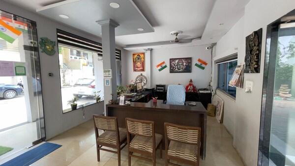 Hotel Blue Star - Sehore