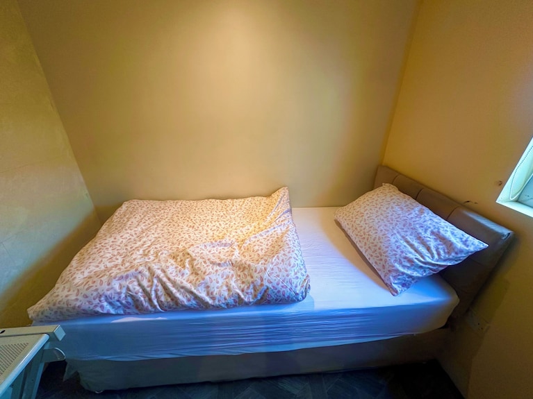 Cozy Specious Room - Bradford, United Kingdom