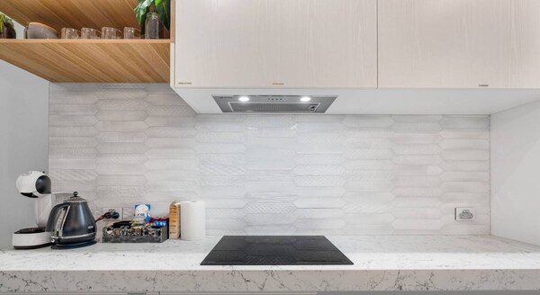 Zenhouse Solstice Designer 4-br Executive Retreat - Darwin