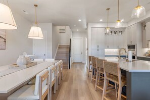 Sandy Cheeks 6 Bedroom Townhouse - Latest Reviews, Deals & Photos 2026 ...