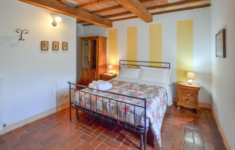 Stunning apartment in Bibbiena with swimming pool - Partina | Vrbo