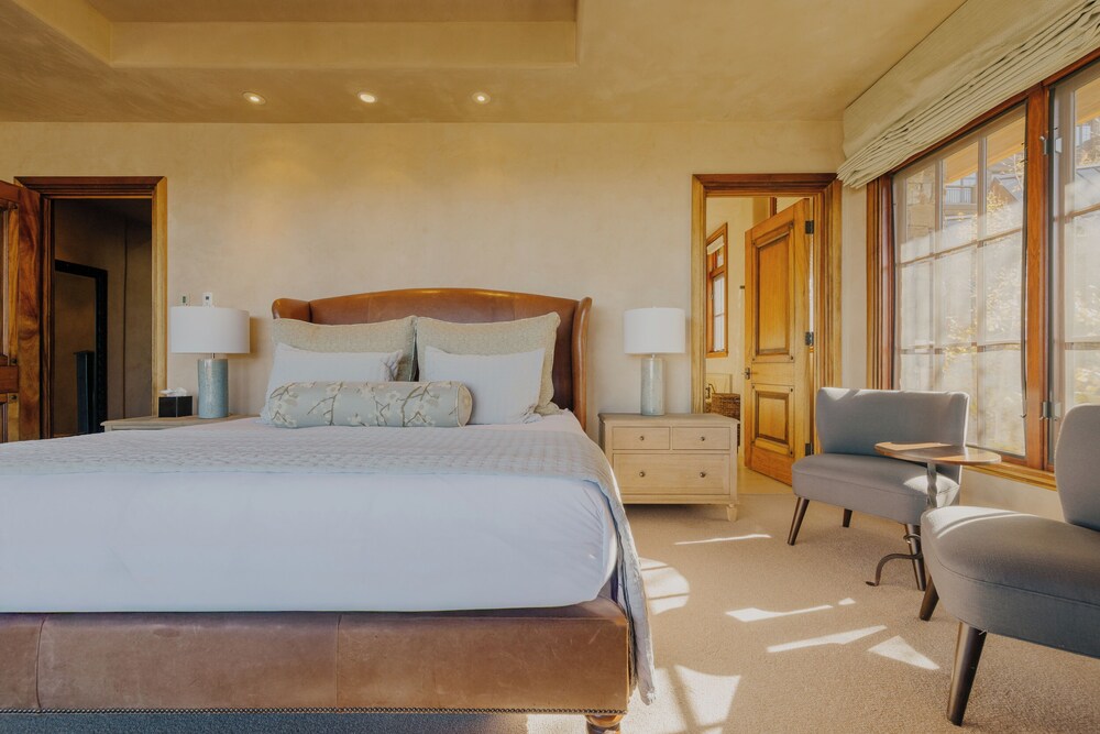 Cozy See Forever Condo by InvitedHome | Ski Valet, Walk to Ski, Balcony ...