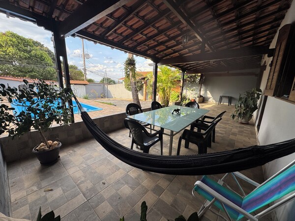 Casa Espaçosa Com Piscina E Churrasqueir - Belo Horizonte