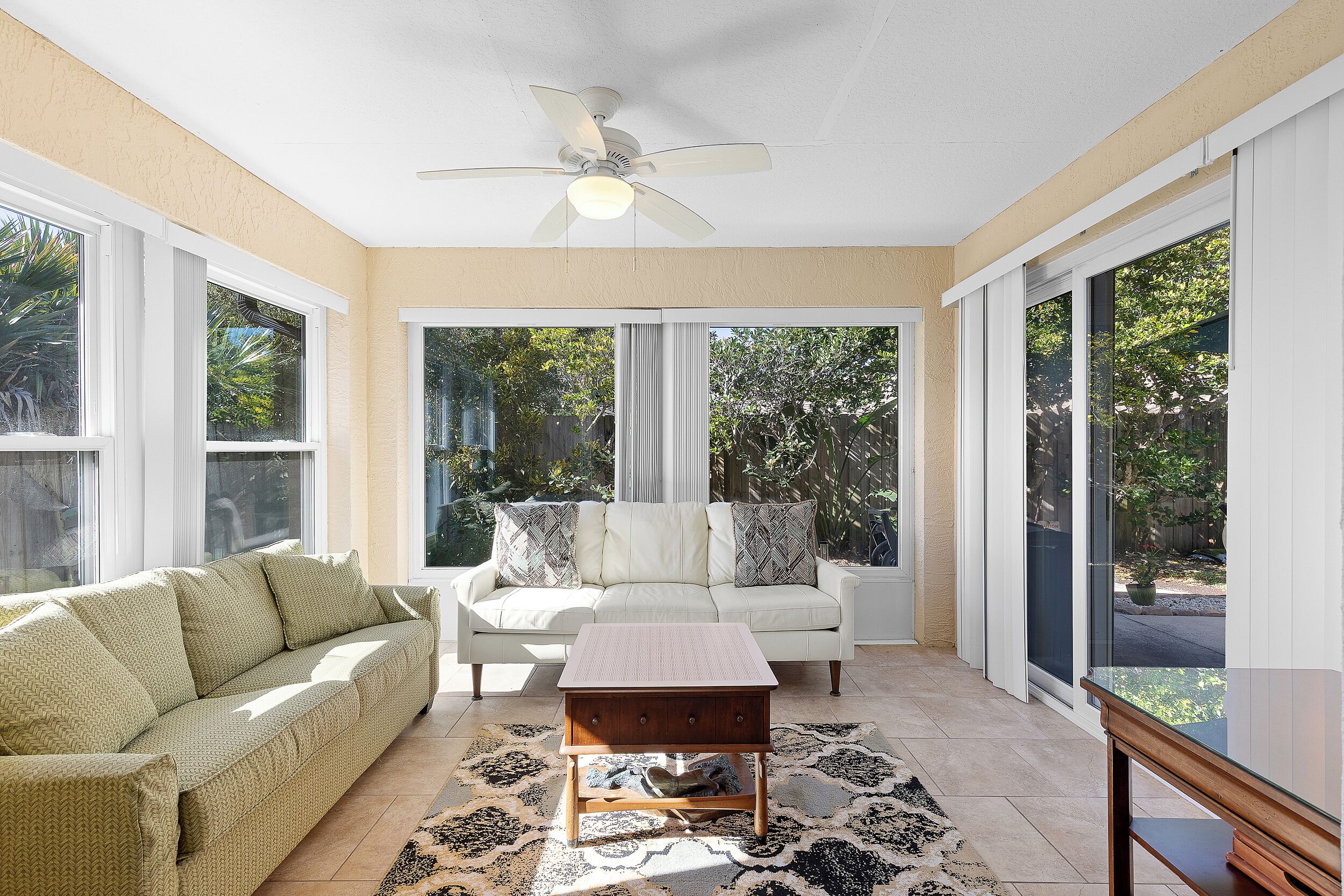 ️Pet Friendly | Close To Beach And Eats | Beachside Bungalow️ - New Smyrna Beach, FL