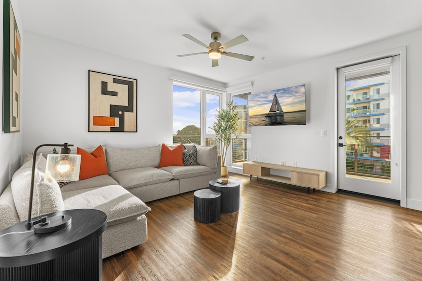 Sapphire Marina' Marina Side Private Balcony Amazing Amenities Pool, Gym Jacuzzi - 맨해튼비치