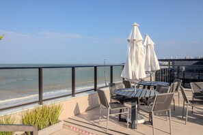 Apartamento superior | Opções para refeição ao ar livre