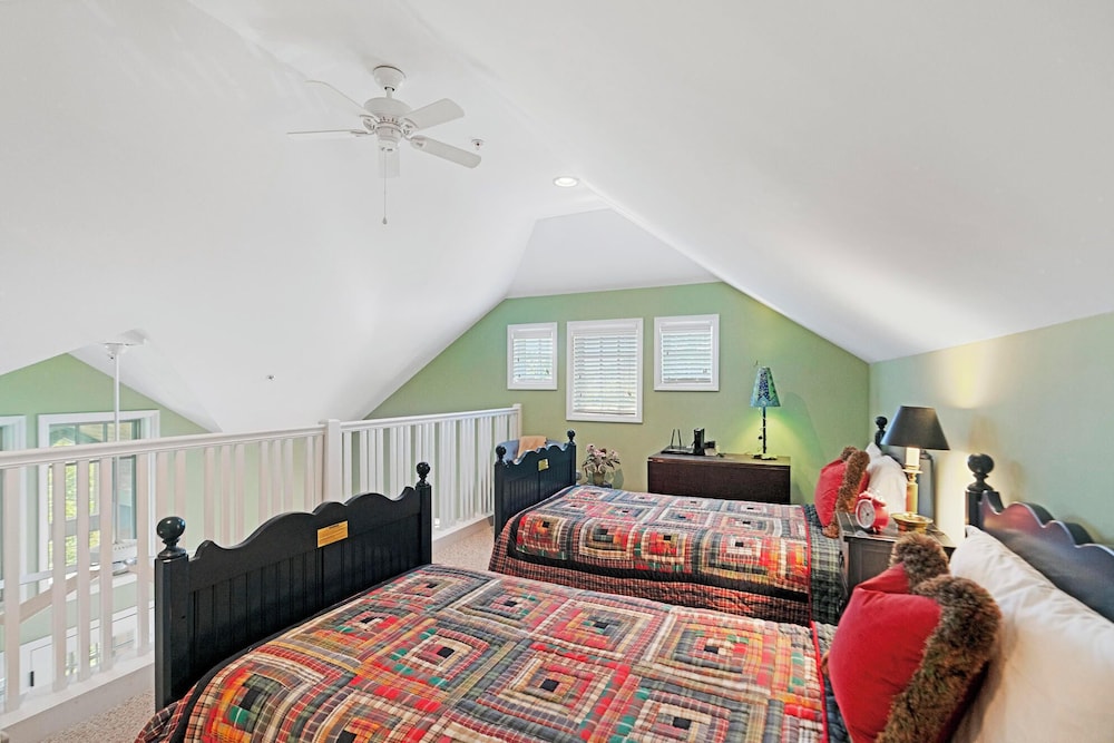 Echota Wintergreens 1632- Mtn Condo, Gated Resort, Indoor/Outdoor Pools ...