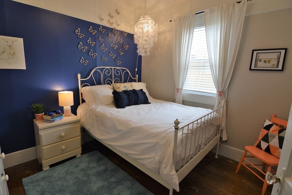 Charming 3-bedroom cottage in Central Newfoundland overlooking Bay of ...