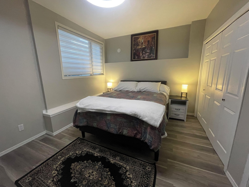 Lakefront Retreat 2 bedroom sleeps 6, private hot tub and beach ...