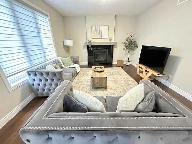 Fieldstone Estate: Luxury 4-bedroom Retreat In Tillsonburg, On - Tillsonburg