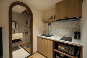 Apartamento real | Escrivaninha, quartos à prova de som, Wi-Fi de cortesia