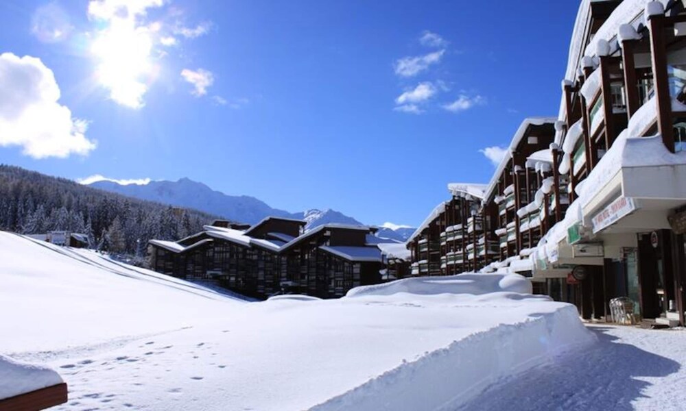 Two-room Apartment for 4 People, Snow Front Reviews, Deals & Photos ...