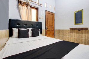 Quarto Duplo Deluxe | Secretária, roupa de cama fornecida