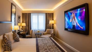 Quarto casal de uso individual, vista para o pátio | Escrivaninha, espaço de trabalho para notebook, Wi-Fi de cortesia