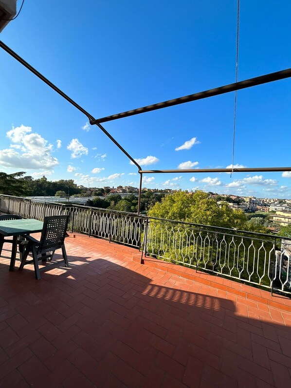 Bright, modern apartment in Rome, Italy for vacations and weekends ...