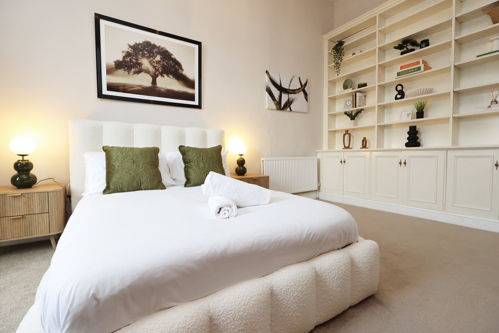 Apartamento (Spacious 3BR Flat in Cowbridge Centre) | 3 quartos, Wi-Fi de cortesia