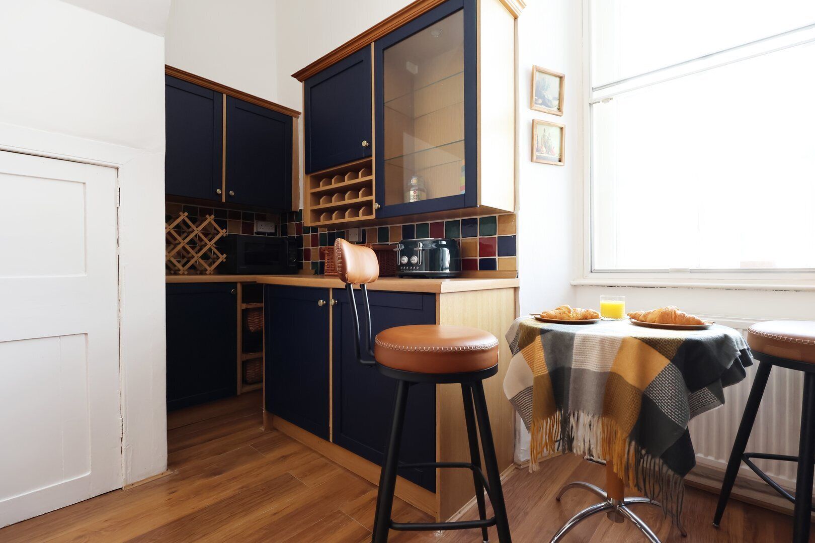 Apartamento (Spacious 3BR Flat in Cowbridge Centre) | Cozinha privada | Utensílios de cozinha 