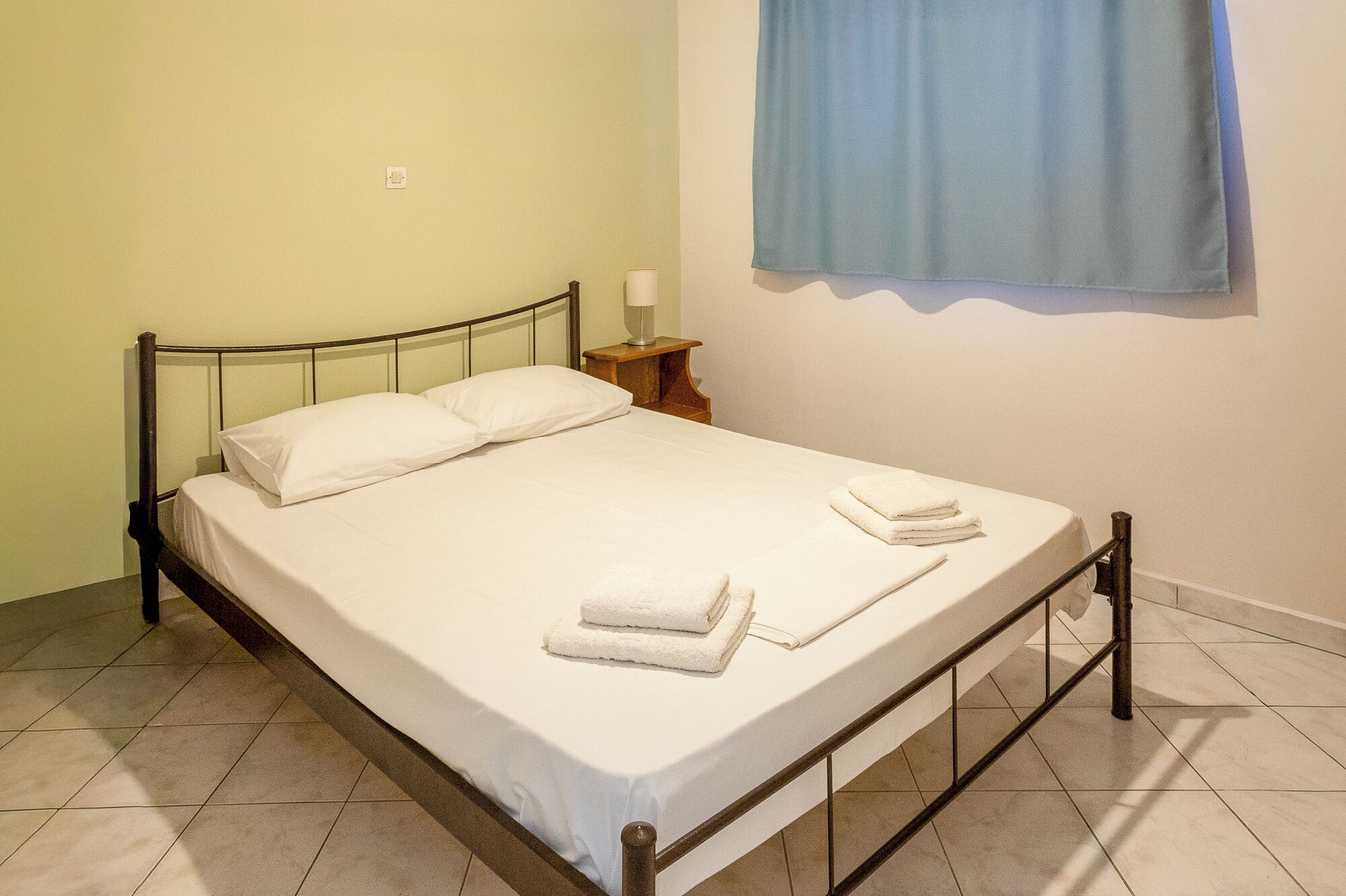 Apartamento, 2 quartos, vista para o mar | Cofre no quarto, ferro/tábua de engomar, Wi-fi grátis 