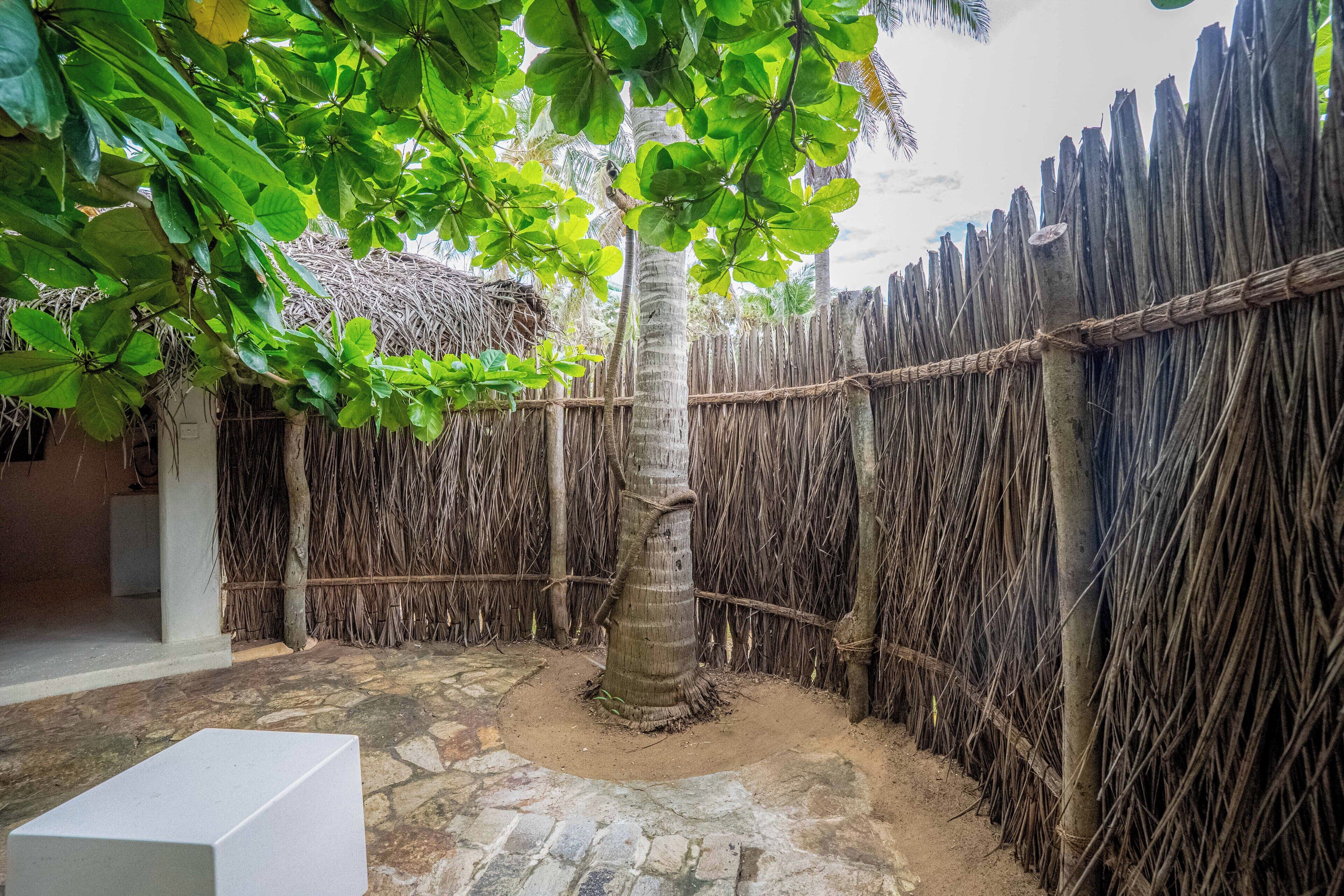 Barraca superluxo, varanda, vista para o jardim | Banheiro | Chuveiro, chinelos, toalhas de banho, sabonete