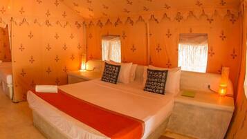 Tenda Familiar, pátio, vista para o jardim | Cofre no quarto, ferro/tábua de engomar, Wi-fi grátis