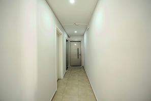 Quarto família, sacada | Roupas de cama de algodão egípcio, roupas de cama premium, escrivaninha
